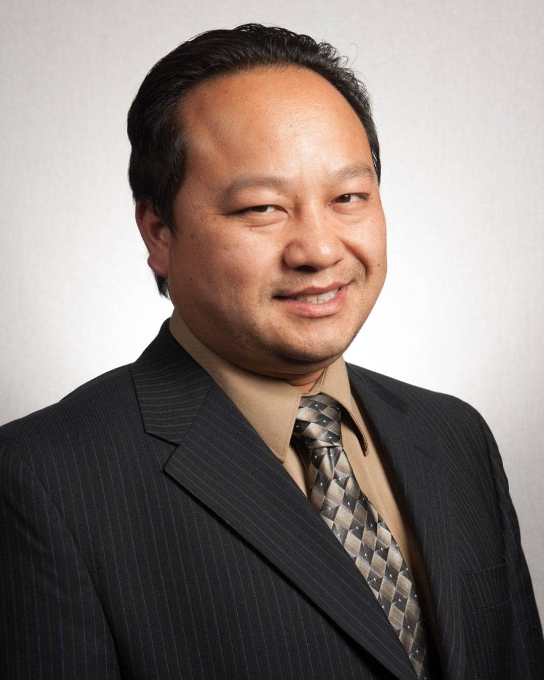 Chue Yang Presents "Art of Custom Hearing Instrument Manufacturing" at ...