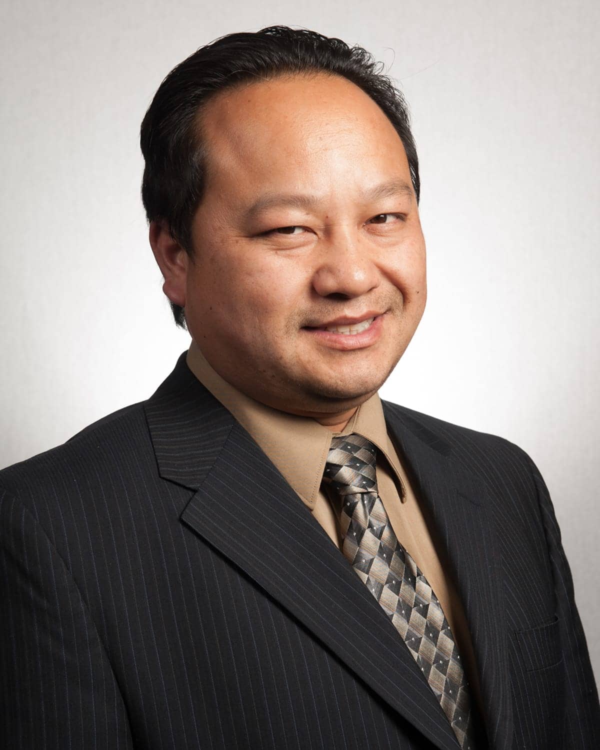 Chue Yang Presents "Art of Custom Hearing Instrument Manufacturing" at ...